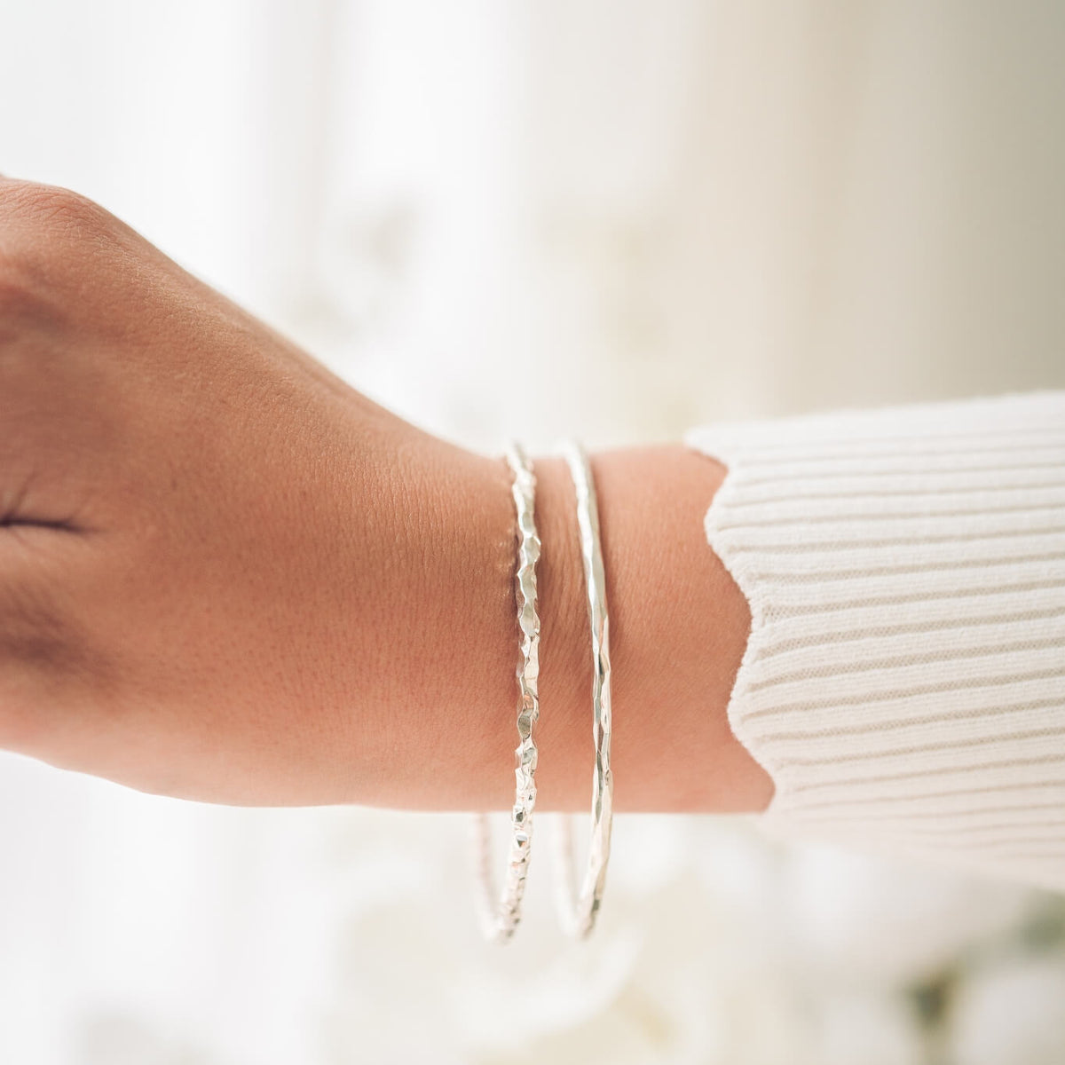 Bangle Size Guide - How A Bangle Should Fit